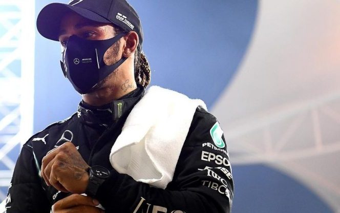 Mercedes acaba com novela e renova contrato de Hamilton para a ...