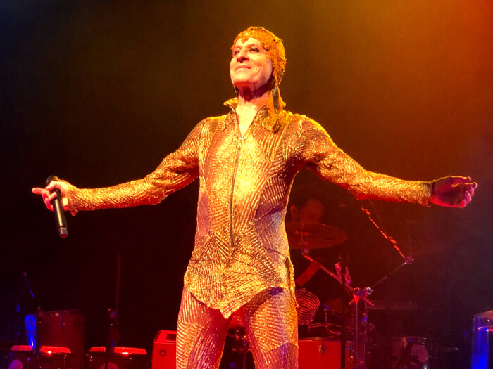 Biografia de Ney Matogrosso busca captar a essência libertária do artista