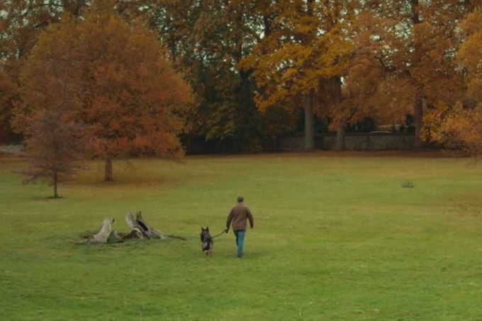 'After Life': 3ª temporada emociona, faz rir, e por vezes causa mal-estar