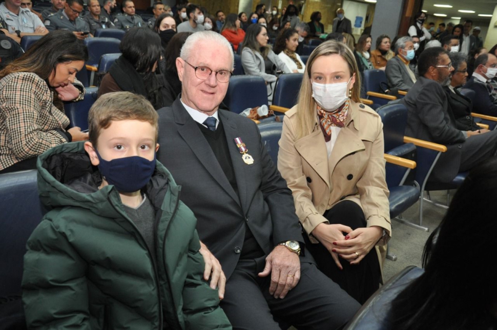 Antonio Rugolo Junior foi condecorado com a Medalha do Mérito dos ...