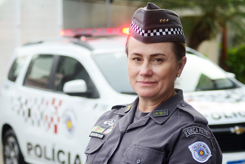 Tenente Coronel Silvia Mantoani é a primeira mulher a comandar o 10º ...