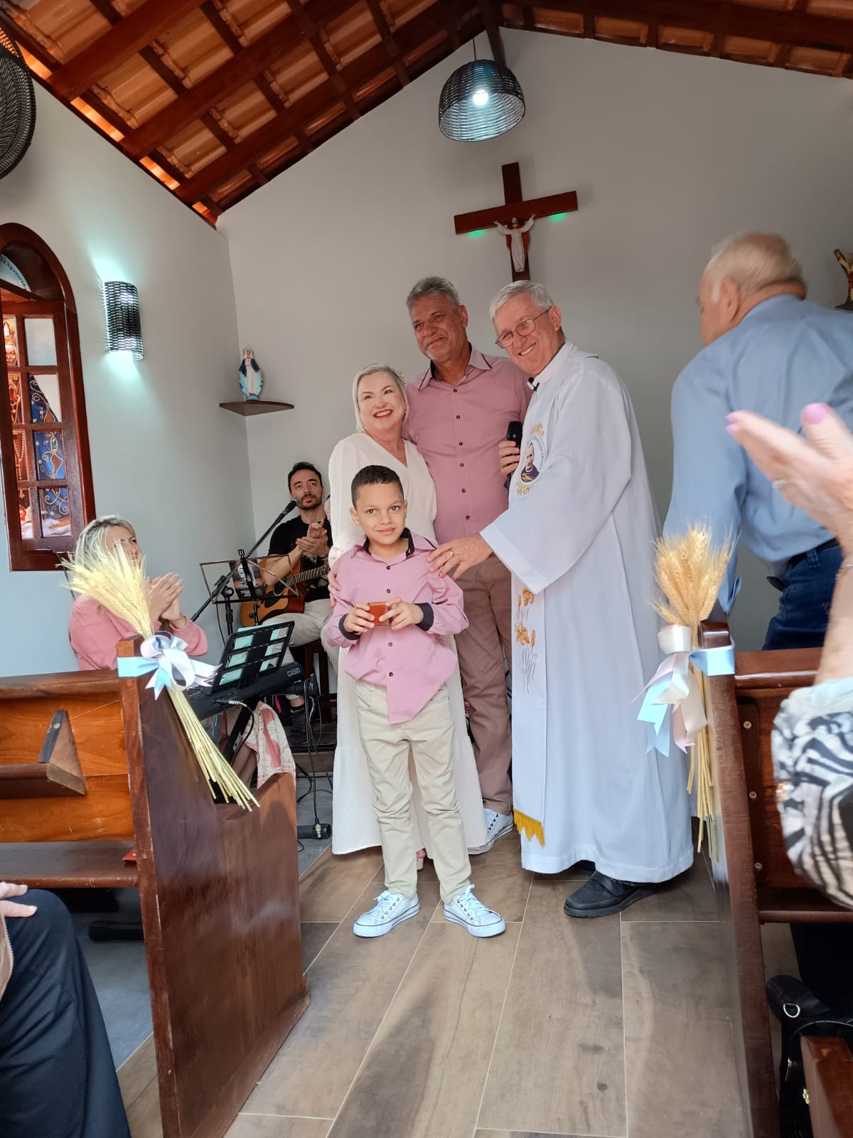 Pedido de menino de 7 anos, Capela Santo André é inaugurada com padre ...