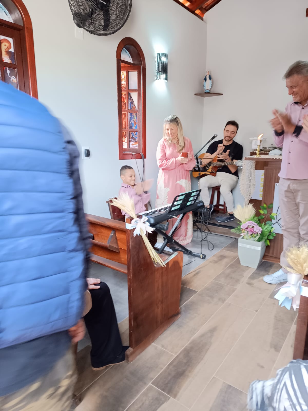 Pedido de menino de 7 anos, Capela Santo André é inaugurada com padre ...