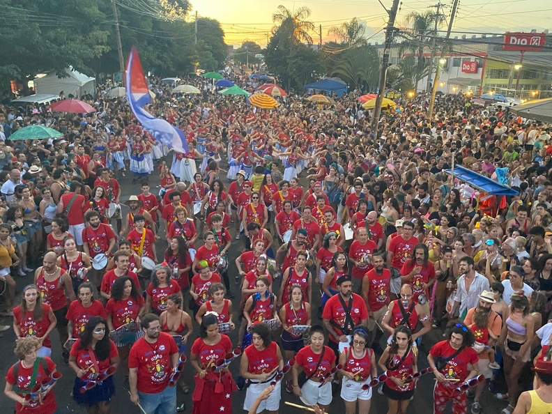 Carnaval de Campinas reúne mais de 150 mil foliões em blocos pela ...
