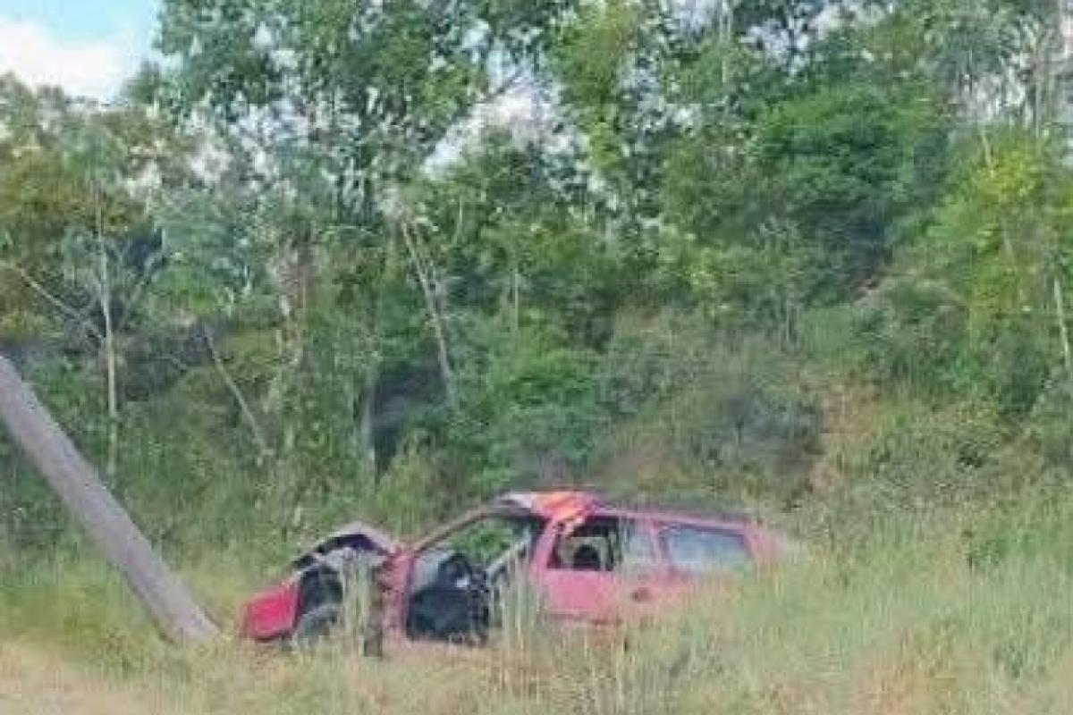 URGENTE: Acidente no Vale e deixa um morto e 4 crianças feridas