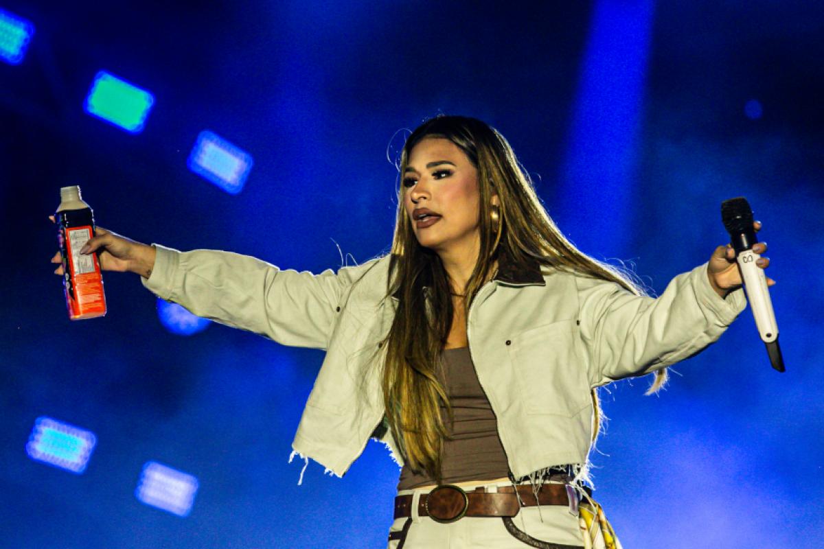 Simone Mendes para fãs no Vale: 'Amor por vocês é maior que tudo'