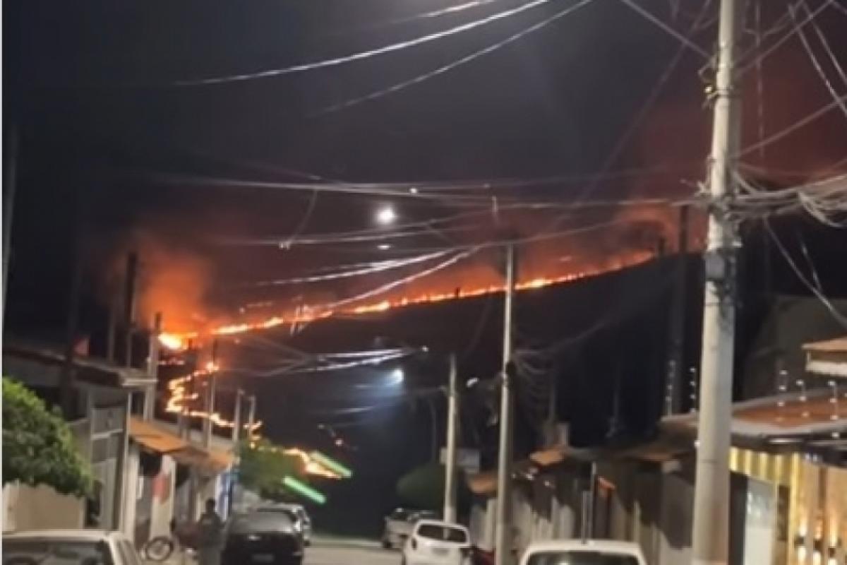 Cidade do Vale enfrenta queimada há quatro dias