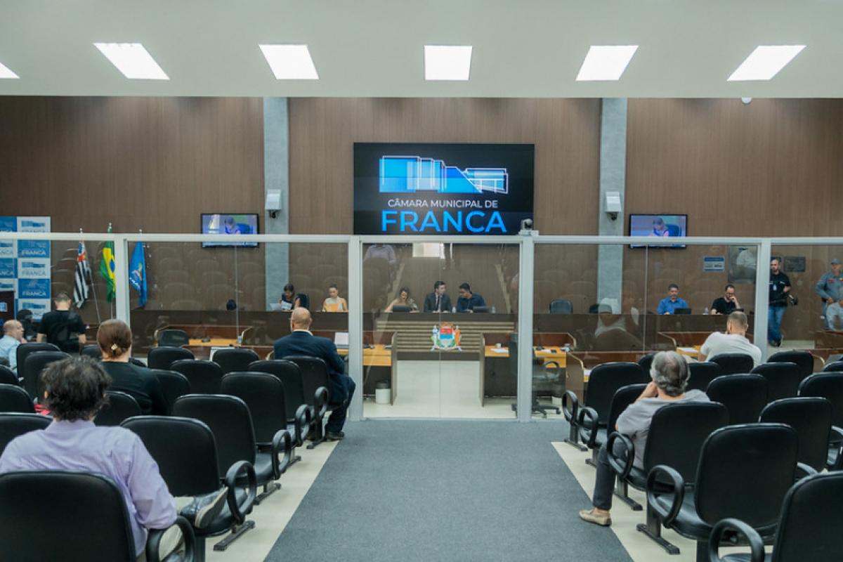 Câmara vota verba para oxigênio e barreiras em pontes