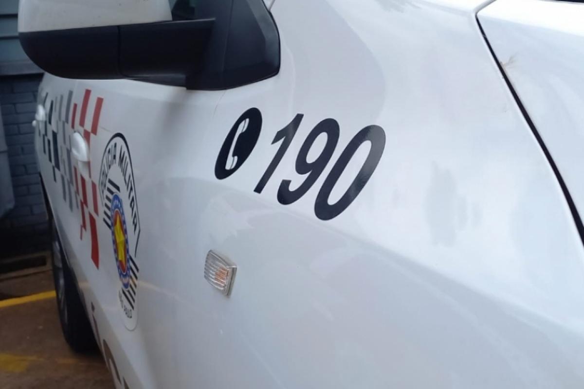 Adolescente é apreendido ao tentar esfaquear namorada e amigo