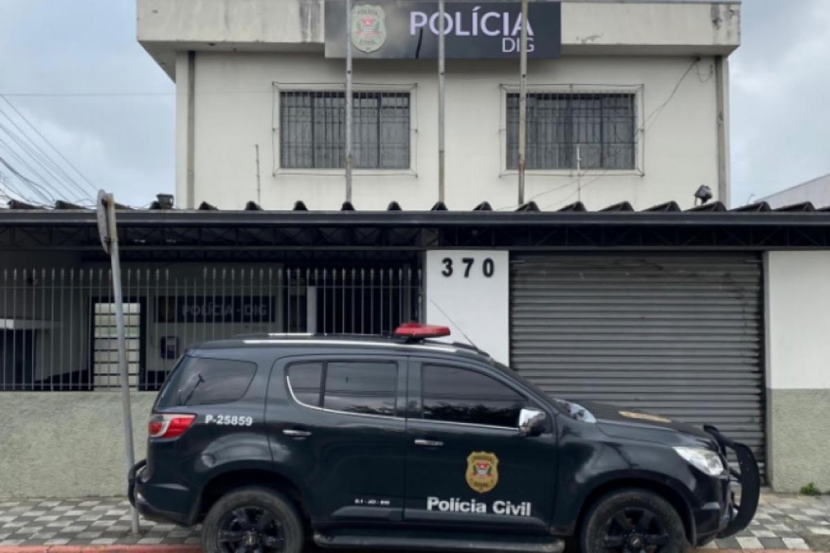 DIG de Jacareí prende dois suspeitos por 4 roubos de vans no Vale